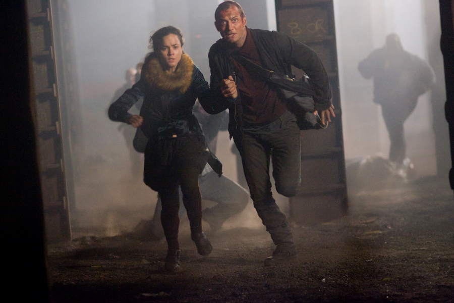 A New Batch of Images from Repo Men - HeyUGuys