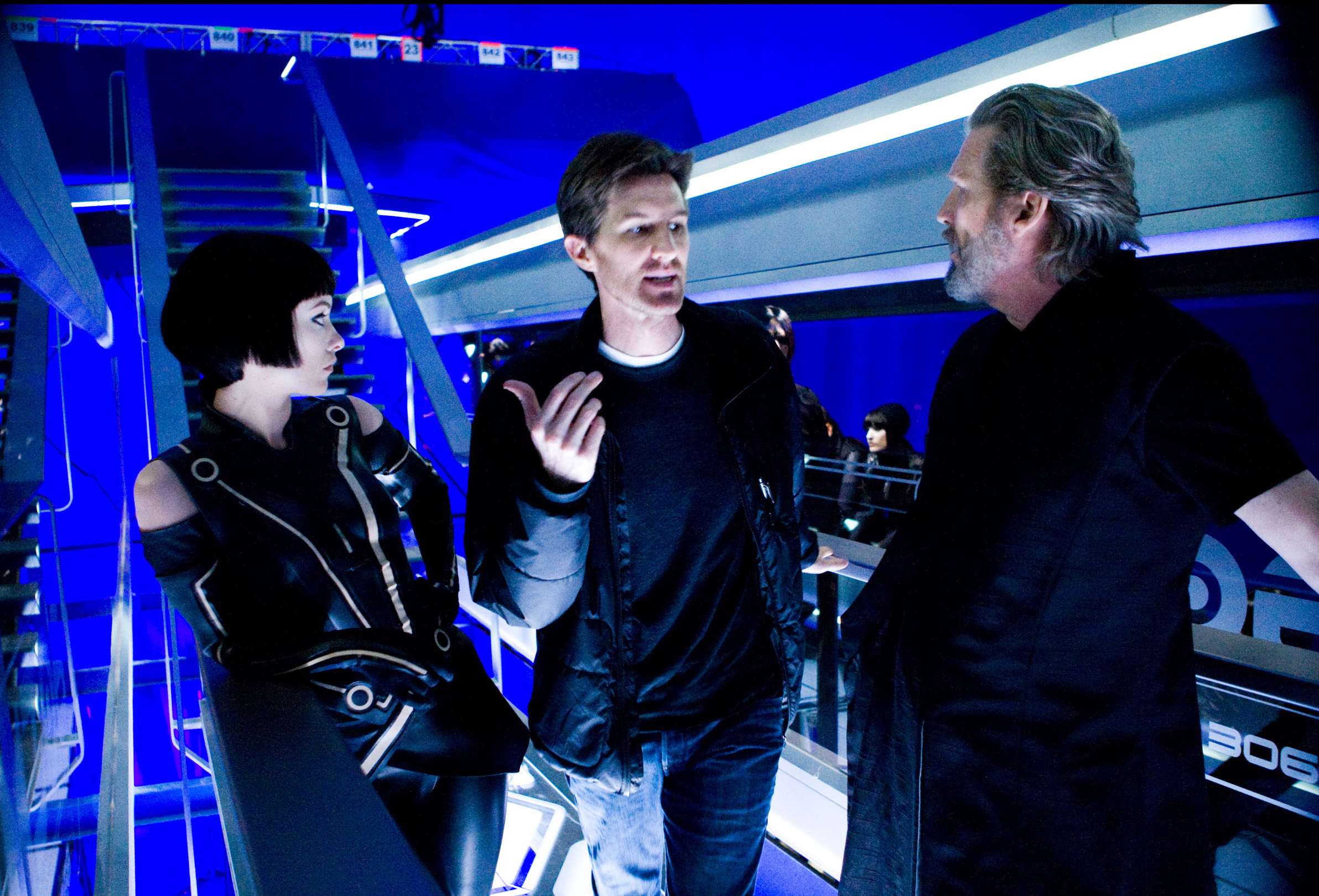 4 New Awesome Behind the Scenes Images from Tron Legacy - HeyUGuys