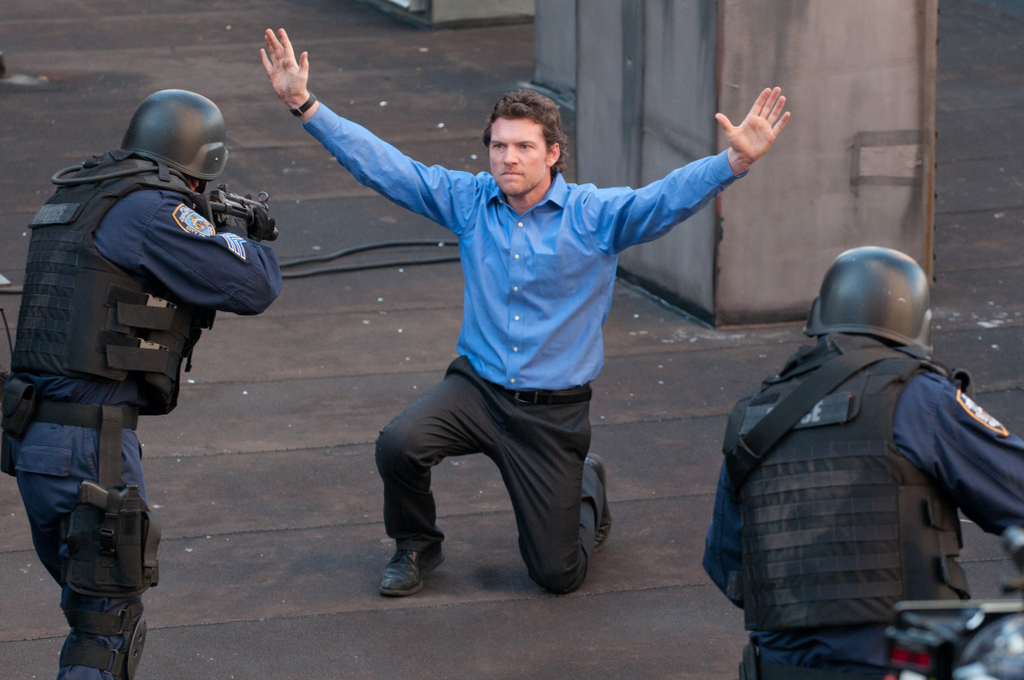 MAN ON A LEDGE - HeyUGuys