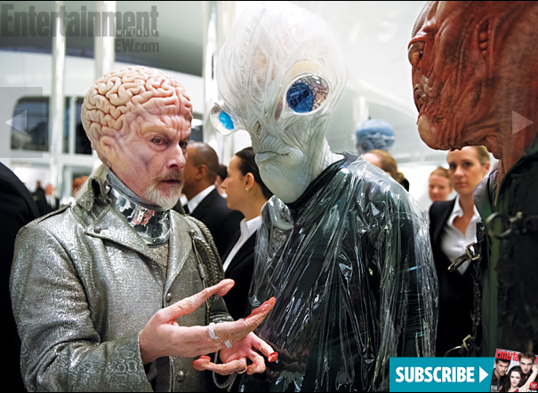 New Men in Black 3 Images feature Aliens and Agents - HeyUGuys