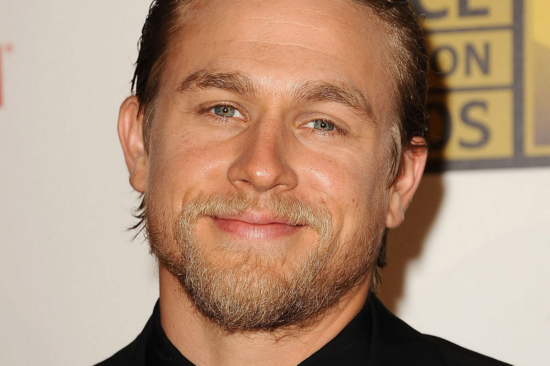 Charlie Hunnam Pacific Rim Wallpaper