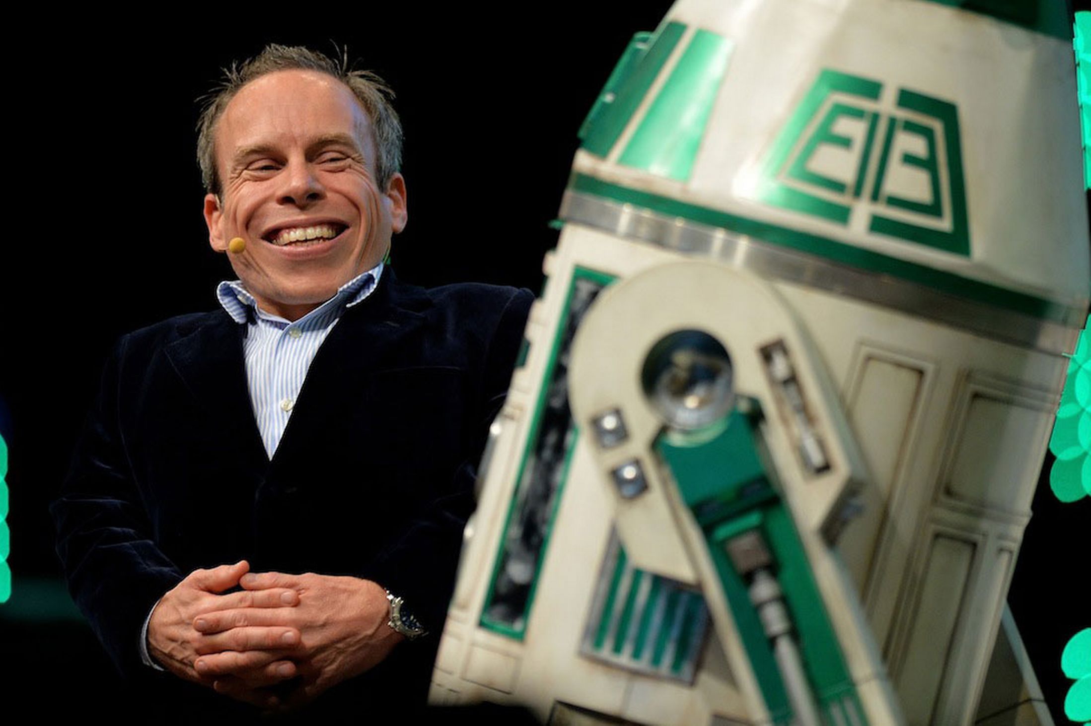Warwick Davis Cast in Star Wars Episode VII