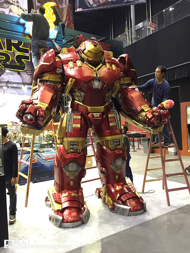Close Up Look at the Hulkbuster from Avengers: Age of Ultron