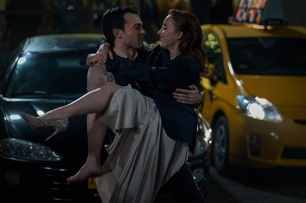 Phoebe Dynevor & Alden Ehrenreich star in trailer for 'Fair Play ...