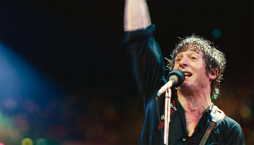 Jeremy Allen White channels Bruce Springsteen in trailer for ...
